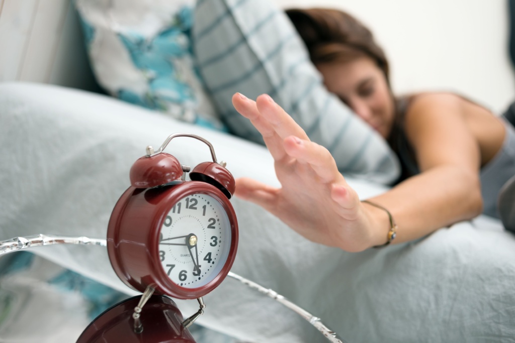 ¿POR QUÉ TE DESPIERTAS ANTES DE QUE SUENE LA ALARMA? « Noticias cde